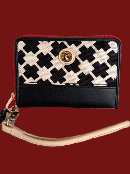 Spartina 449 | Bags | Spartina Impressive Wristletwallet Black White ...